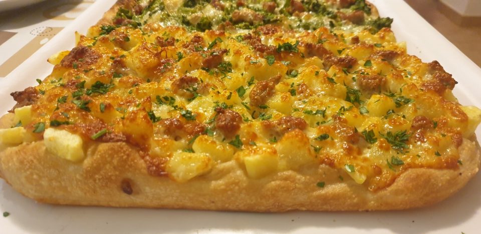 Pizza romana in teglia - Semplicemente in cucina